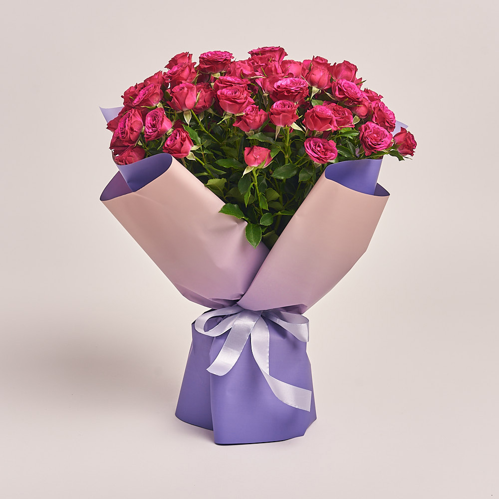 Bouquet of 15 Roses spray Cheyenne - order flowers online in Lviv ...